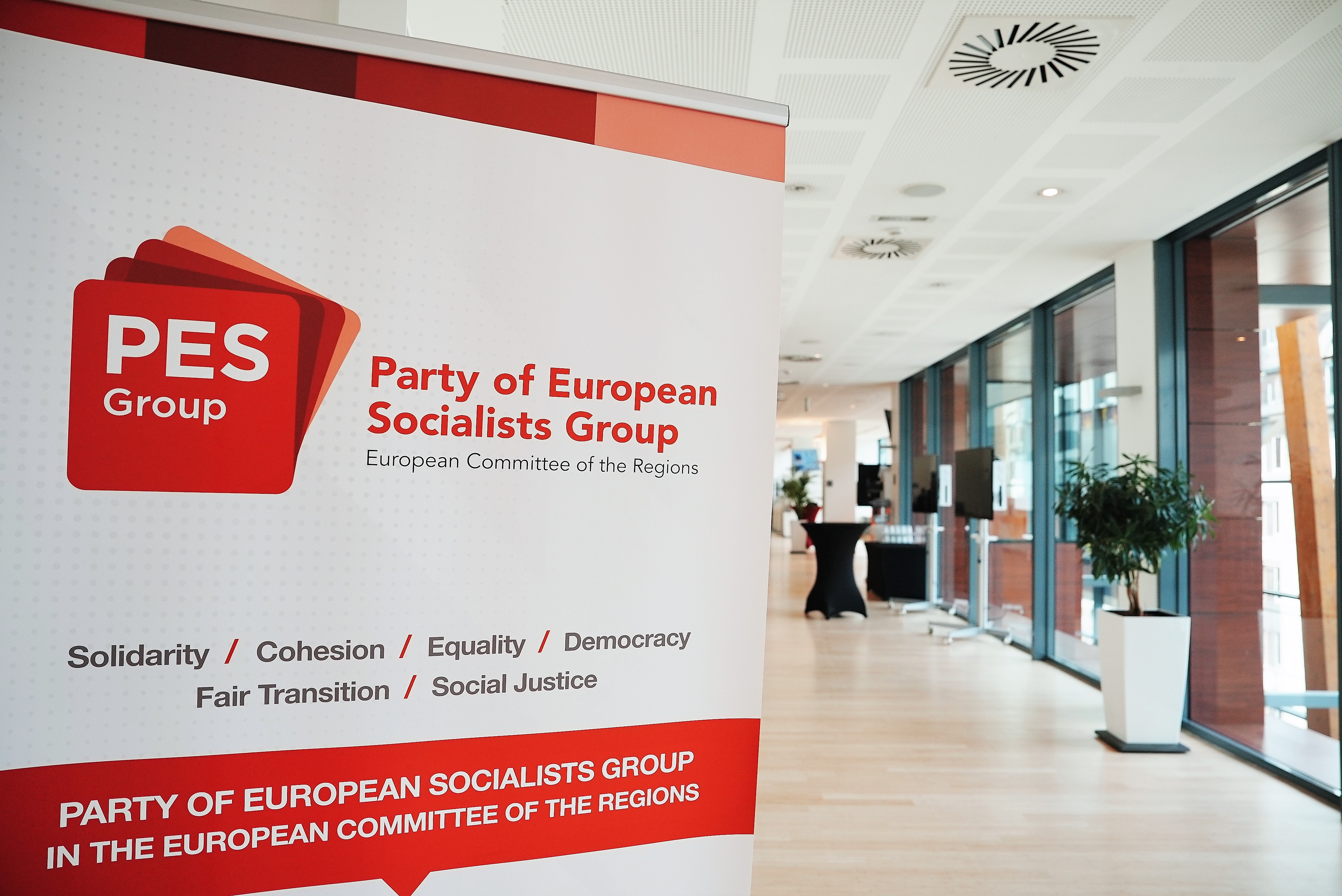 The PES Group launches its new logo: Our vision goes visual | PES Group ...